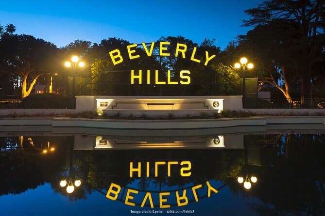 Beverly Hills & Rodeo Drive: Private 2-hour Walking Tour - Detailed Breakdown of the Itinerary