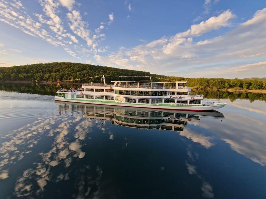 Biggesee: 80s & 90s Lake Boat Party - Discovering Biggesee: More Than Just a Lake