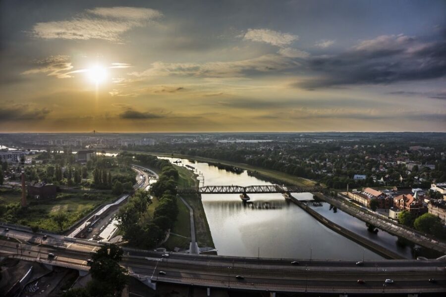 Bike Tour of Wroclaw Old Town, Top Attractions and Nature - Exploring Wroclaw on Two Wheels