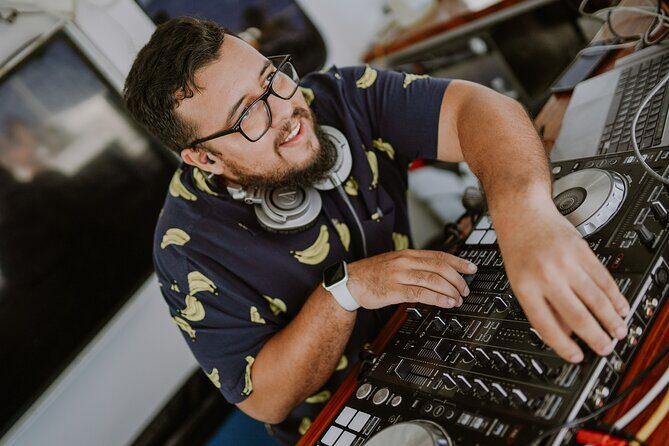 Bikini Bottom Public Party Dance Cruise + LIVE DJ - Deep Dive into the Experience