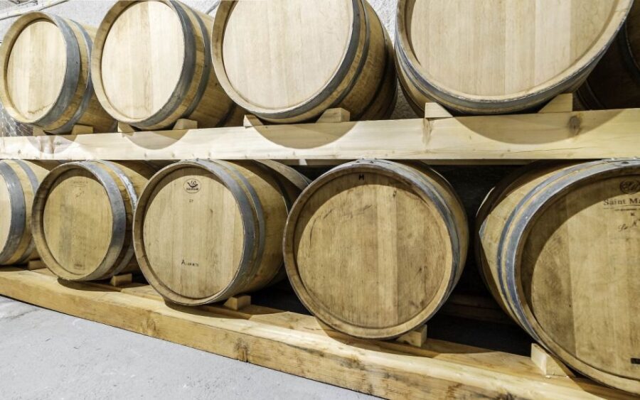 Blue and Red Lake and Wine Tasting - Who Should Consider This Tour?