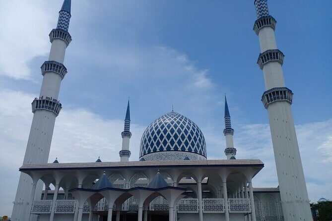 Blue Mosque And Batu Caves Private Tour from Kuala Lumpur - Who Should Book This Tour?