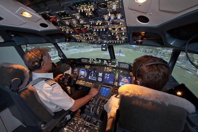 Boeing 737-800 flight simulator session. Scenic Flight - 30 mins - The Practical Details