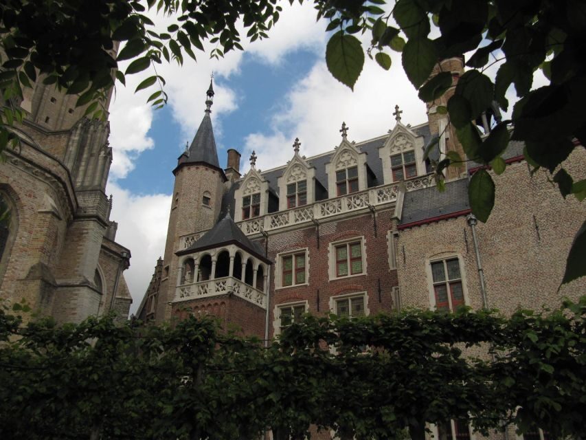 Bruges: 2.5-Hr Walking Tour from train station to Markt - Analyzing the Value