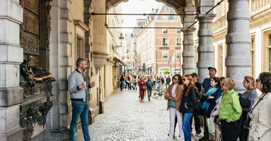 Brussels: City Highlights Walking and Tasting Tour - The Itinerary in Detail