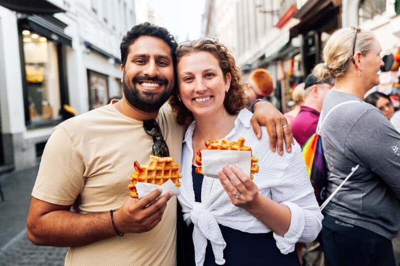 Brussels: Historical Tour with Chocolate & Waffle Tasting - The Tasting Experience