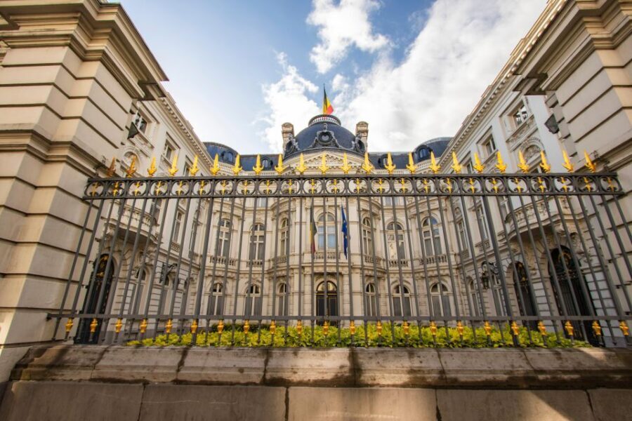 Brussels: Private Exclusive History Tour with a Local Expert - A Closer Look at the Itinerary