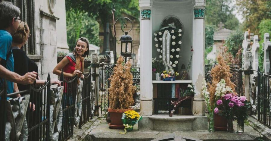 Bucharest: 3-Hour Dark History Tour with a Local - The Itinerary: An In-Depth Look