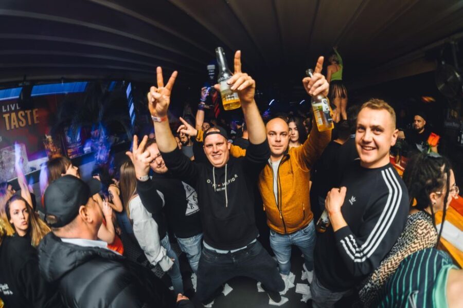Bucharest: Bachelor Party - Custom Bar Crawl - An In-Depth Look at the Bucharest Bachelor Party Bar Crawl