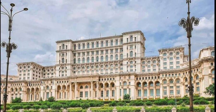 Bucharest Panoramic City Tour & Street Food - Transportation and Group Dynamics