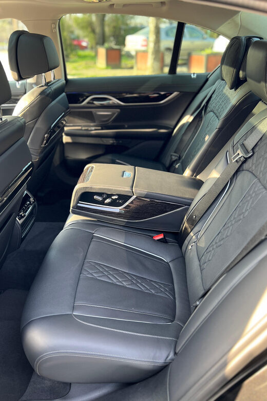 Bucharest: Private City Tour by BMW 7 Series - Detailed Itinerary Breakdown