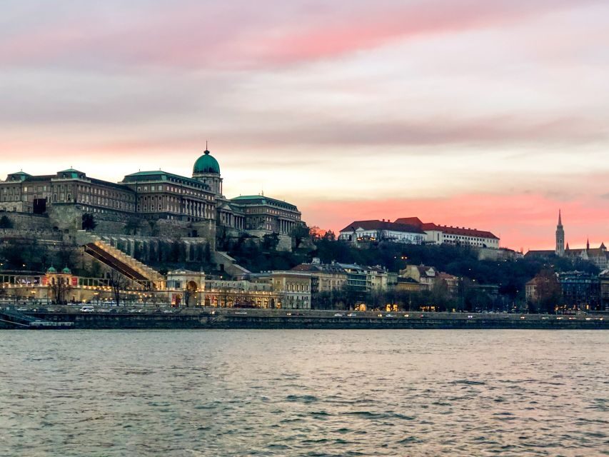 Budapest: 1-Hour Evening Sightseeing Cruise with Drink - Practical Tips for Your Cruise