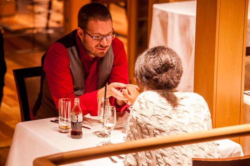 Budapest: 2-Course Dinner for 2 on a Boat Restaurant - What Past Guests Say