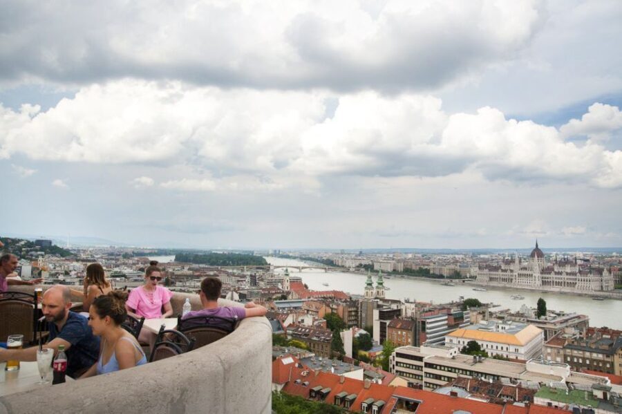 Budapest: Buda Castle Walking Tour in German - The Experience in Detail: What to Expect