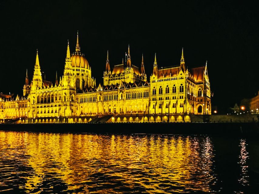 Budapest: City Highlights Cruise with Welcome Drink - A Detailed Look at the Experience