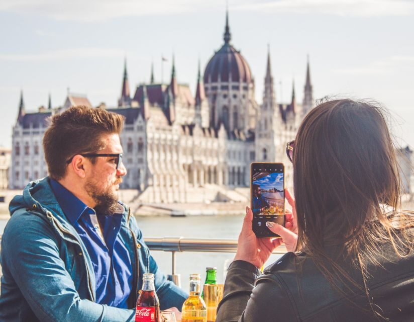 Budapest: Danube River City Lights Express Cruise - Highlights of the Cruise