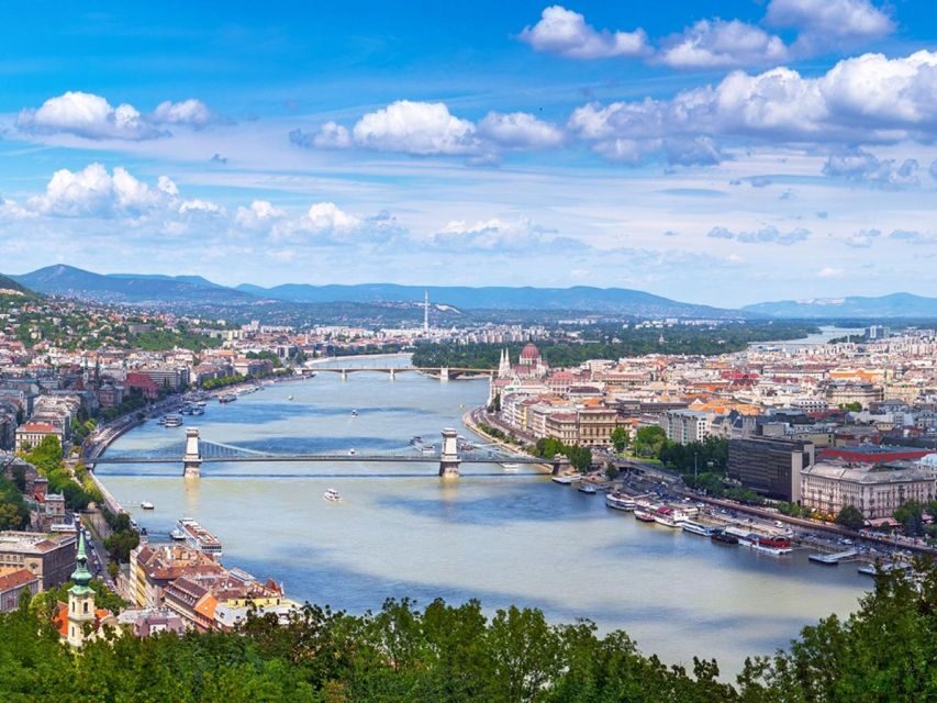 Budapest: Danube River Sightseeing Cruise with Audio Guide - What Makes the Experience Special