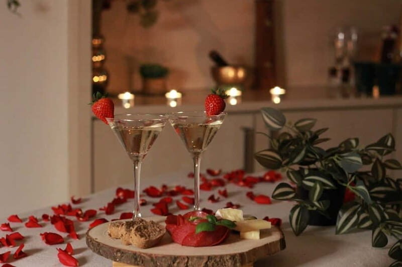 BUDAPEST, Day Spa : Couples Massage with Roses Bubble Bath - What the Reviews Say
