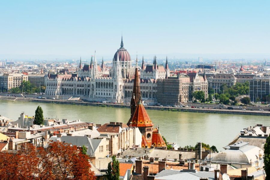 Budapest: Daytime Sightseeing Boat Cruise - What Makes This Cruise Stand Out