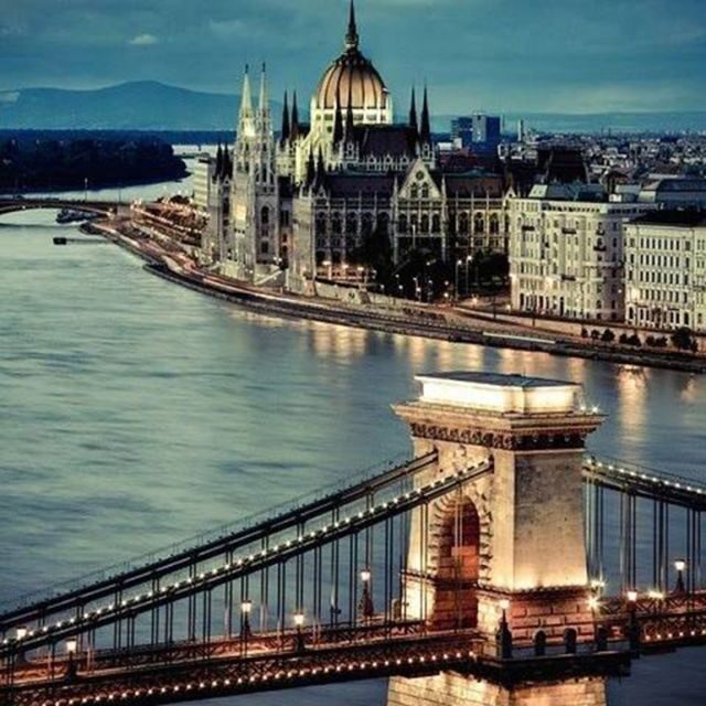 Budapest: Half-Day Highlights Small Group Private Tour - The Itinerary and Its Highlights