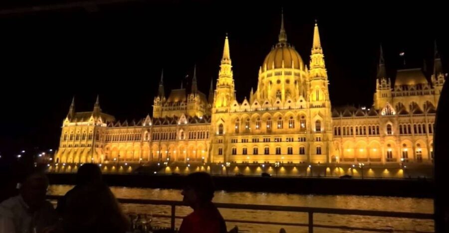 Budapest: Night Walking Tour with River Cruise and Wine - Who Would Enjoy This Tour Most?
