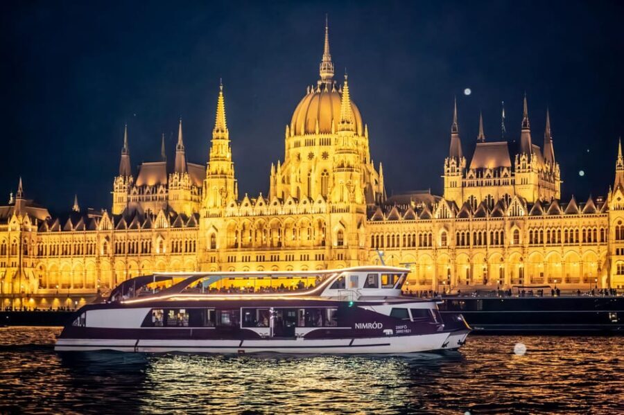 Budapest: Pizza Cruise - The Experience in Detail