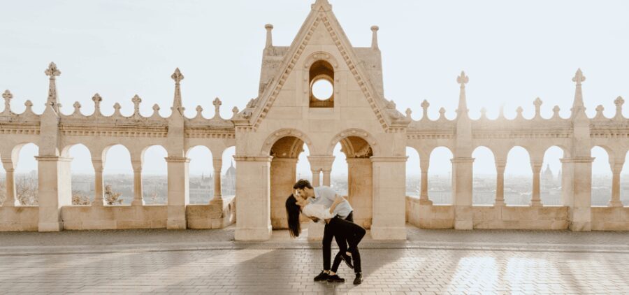 Budapest: romantic photoshoot at Buda's iconic sightseeings - The Cost and What You’re Getting