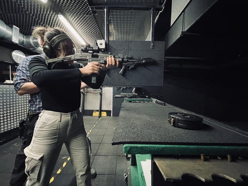 Budapest: Shooting Experience for Couples, The Perfect Date - Who Will Love This Experience?