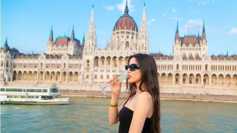 Budapest: Sip and Sail River Cruise with Unlimited Prosecco - The Experience: What to Expect