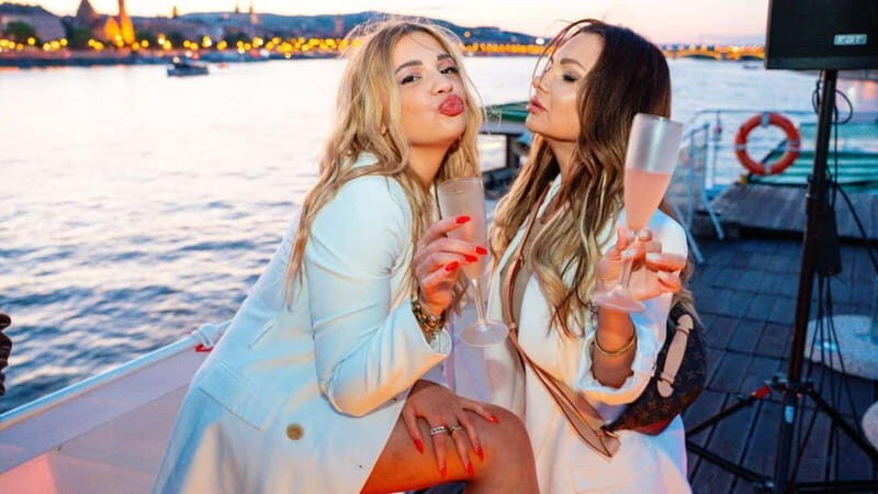Budapest: Sip & Sail Danube Cruise with Prosecco Cocktails - What to Expect During Your Cruise