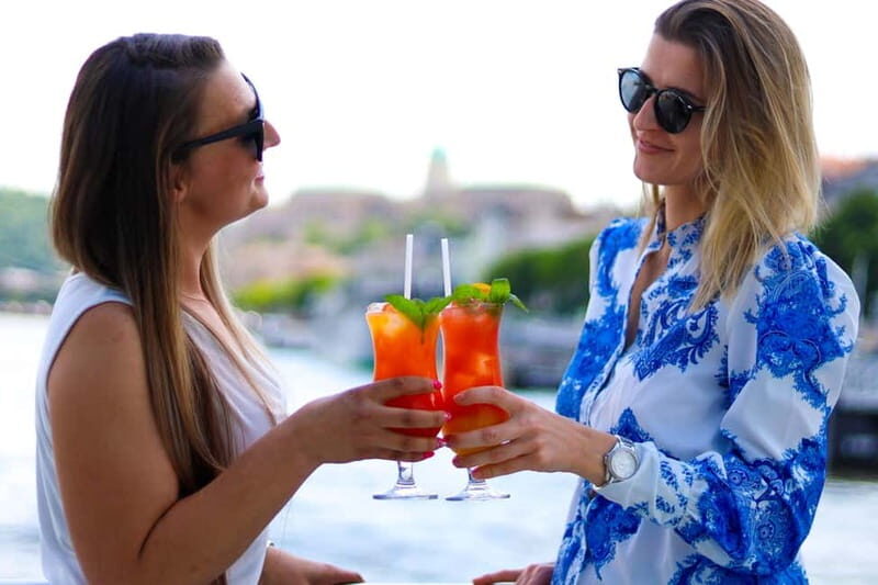 Budapest: Sunset Cruise with 2 Cocktails - Who Is This Tour Best For?
