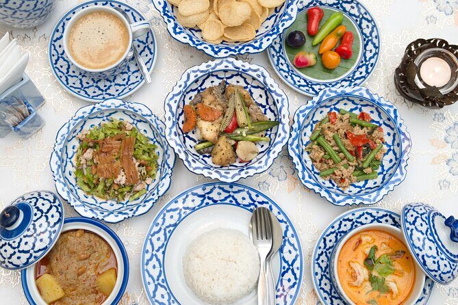 Calypso Dinner with Thai Classical Dance and Cabaret show - The Balance of Value and Experience