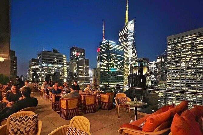 Capture NYC Personalized Photo Tours with a Local Expert - Iconic Buildings and the Brooklyn Bridge