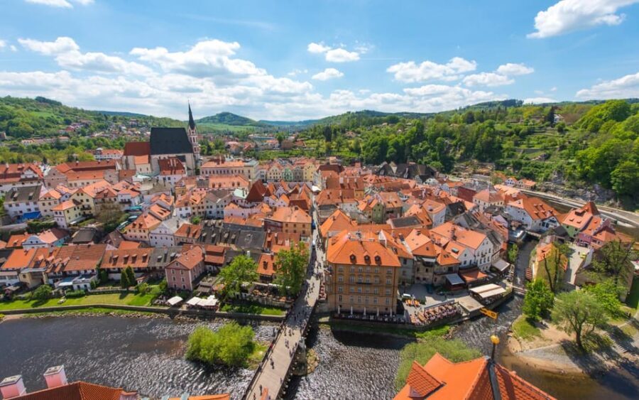Cesky Krumlov: Insta-Perfect Walk with a Local - Itinerary Breakdown: What to Expect