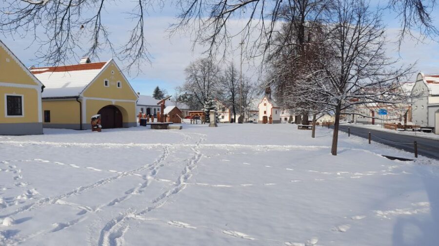 Cesky Krumlov Private Tour From Prague - The Itinerary: A Day in the Enchanting Town