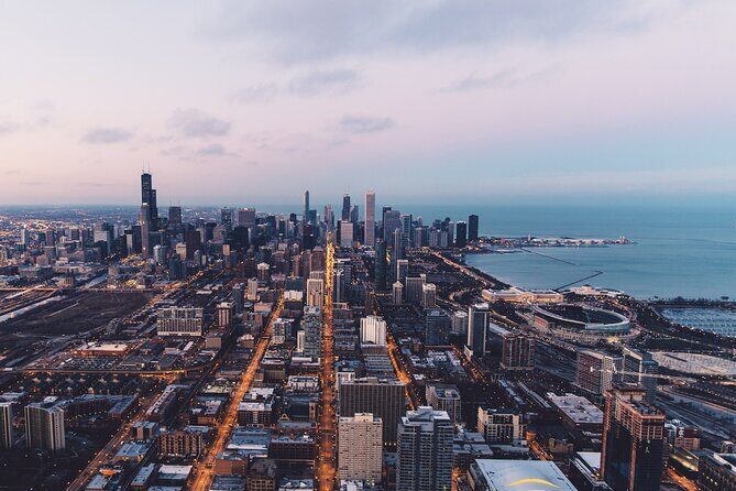 Chicago 2-Hour Sightseeing Transfer by Luxury Stretch Limo - Who Should Consider This Tour?