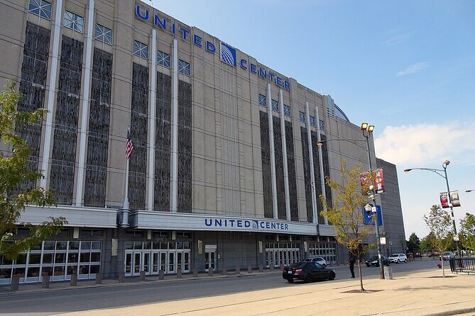 Chicago Bulls Basketball Game Ticket at United Center - Location and Accessibility