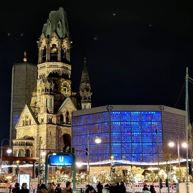 Christmas market lights tour bus through Berlin, free mulled wine (2.5 hours) - Authentic Traveler Insights & Feedback