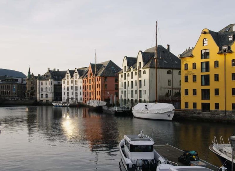 City walk in Ålesund: Art Nouveau, sea views, and insider tips - The Itinerary in Detail