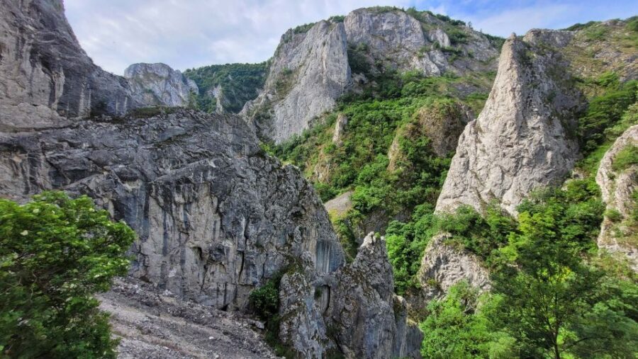 Cluj Napoca: Climbing or Hiking Experience in Turda Canion - Exploring the Vertical Cave: "Grota lui Hili"
