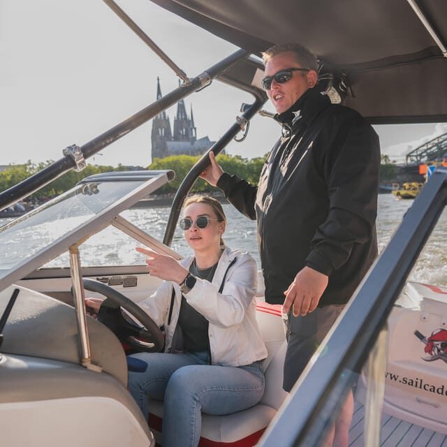 Cologne: Motorboat taster course - Visualizing the Experience