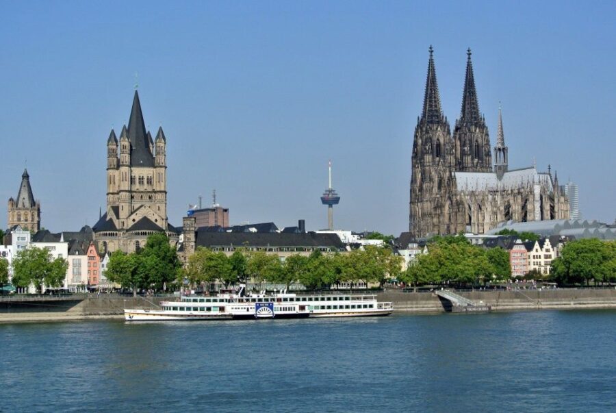 Cologne: Private Guided Walking Tour - The Starting Point: Cologne Cathedral