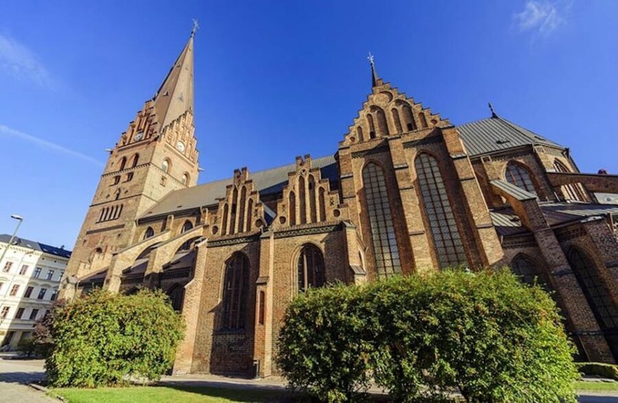 Copenhagen: Malmö Tour in Spanish - Who This Tour Is Perfect For