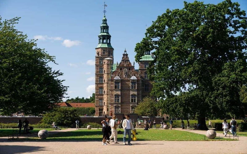 Copenhagen: Rosenborg and Christiansborg Palaces Tour in Spanish - The Value of This Tour