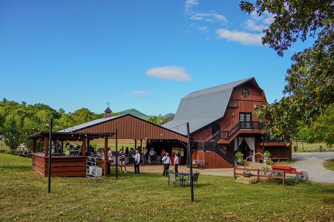 Cozy Farm Experience with Wagon Wheels and Acoustic Meal - The Experience’s Strengths