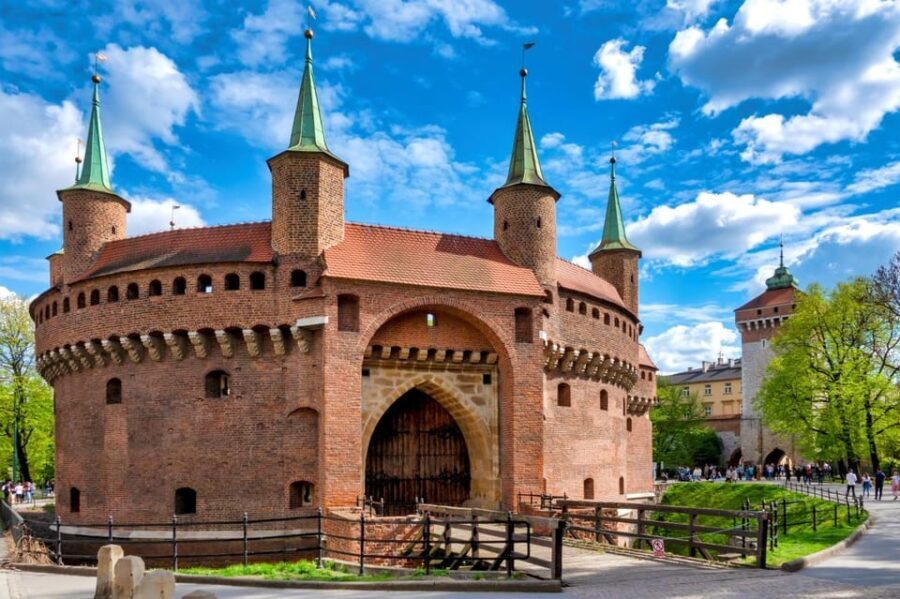 Cracow: Private City Highlights Sightseeing Car Tour - A Thorough Breakdown of the Itinerary