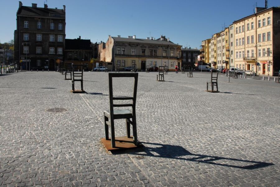 Cruise on the Krakow Vistula & Guided Tour in Former Ghetto - The Authentic Experience and Why It Matters