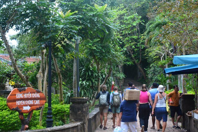 Da Nang: Linh ng Pagoda, Marble Mountains & Hoi An Tour - A Taste of Hoi An: Old Town Walk and Market