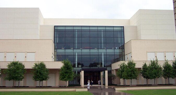Dallas Best of Shopping Malls in the Luxury Private Limousine - What You’ll Love About the Experience
