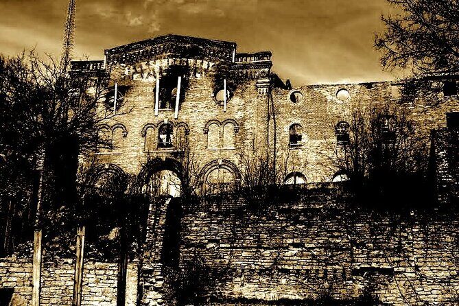 Darkside of Brewing Tour: Tales of Cincinnati's Haunted and Gruesome Past - The Beer and the Atmosphere